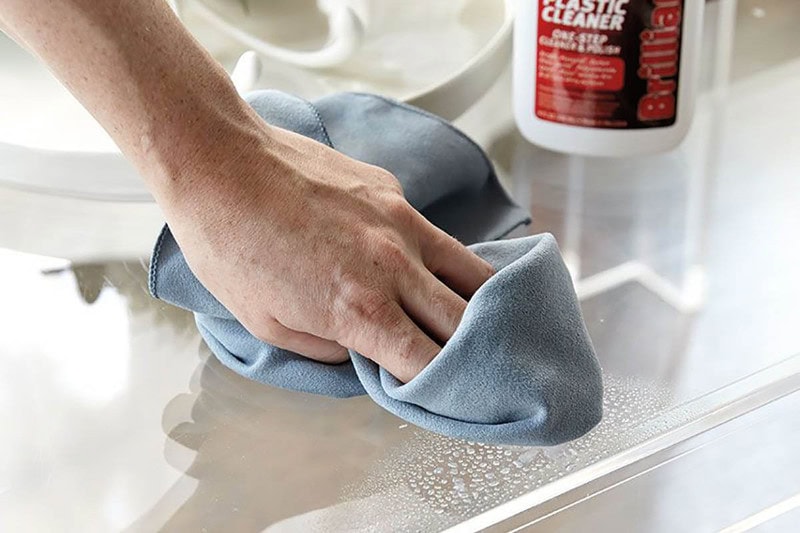 How to Clean Plexiglass Safely and Effectively Without Scratching ...